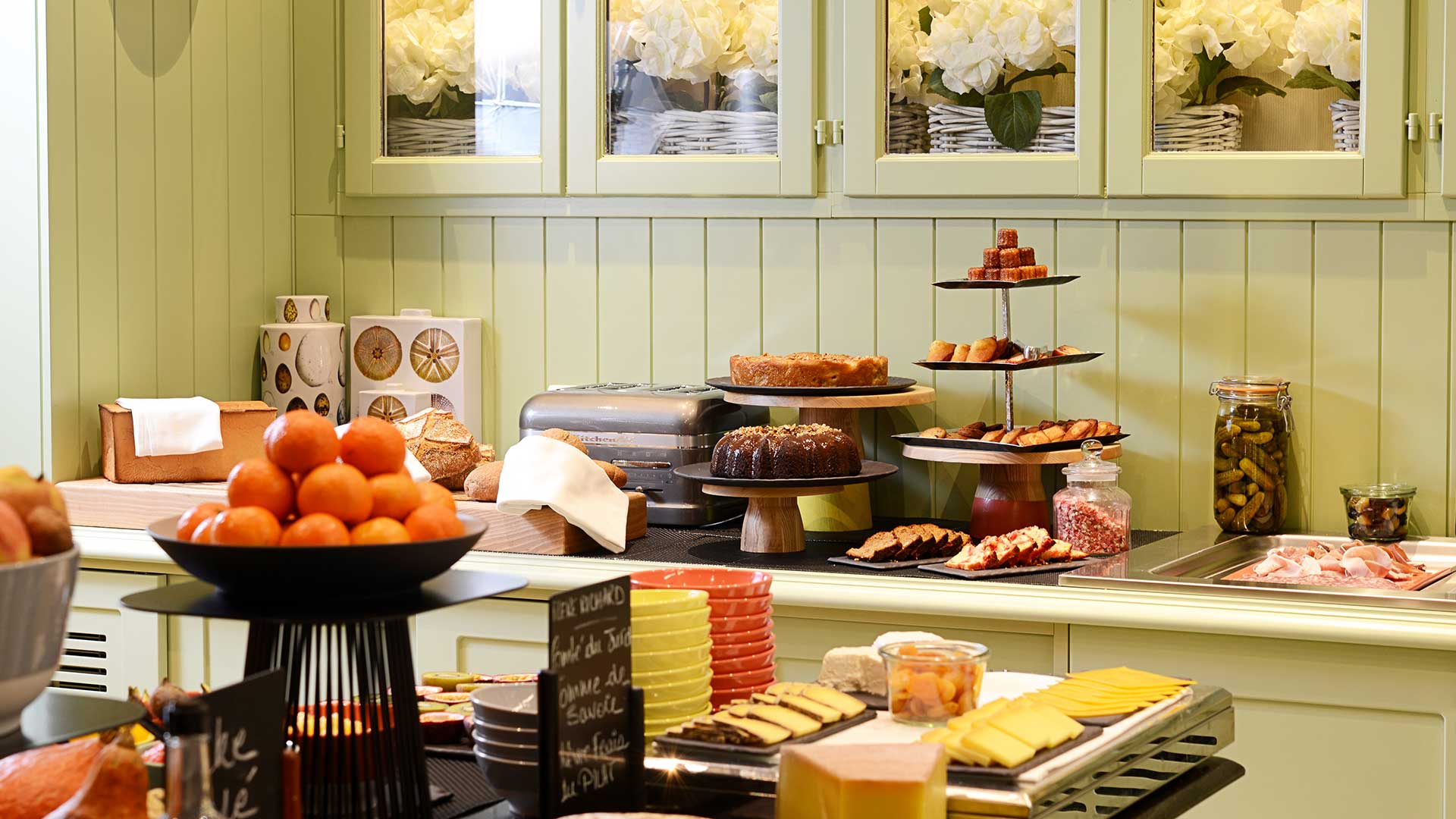 Breakfast at Côté Cuisine - Le Royal Lyon MGallery - 5-star hotel